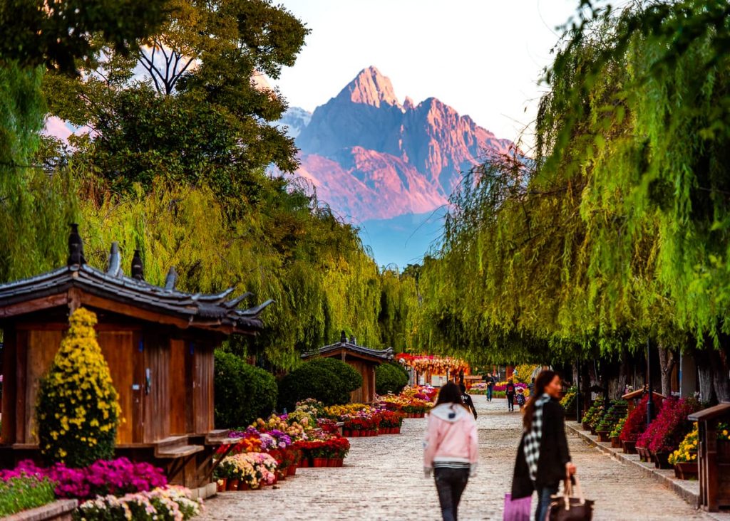 How to Navigate the Lijiang Old Town (Without Getting Lost) | Jake and ...